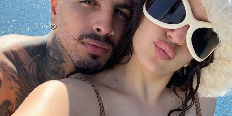 Rauw Alejandro y Rosalía se nos casan; así anunciaron su compromiso