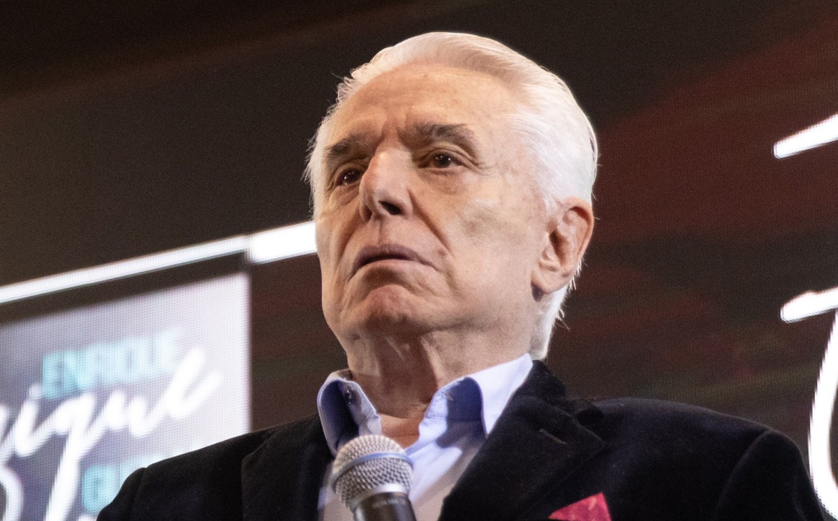 Enrique Guzmán habría acosado a conductoras de Cuéntamelo Ya (VIDEO)